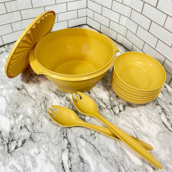 Tupperware | Kitchen | Vintage Tupperware Harvest Gold Salad Bowl Pc ...
